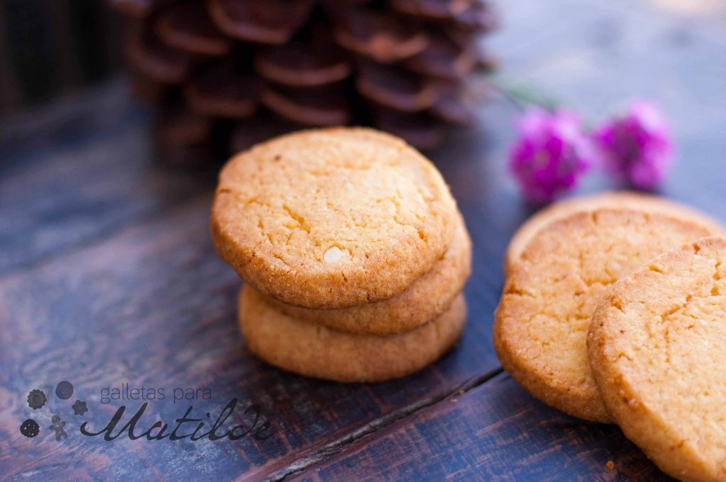 Galletas o pastas de piñón | Galletas para matilde